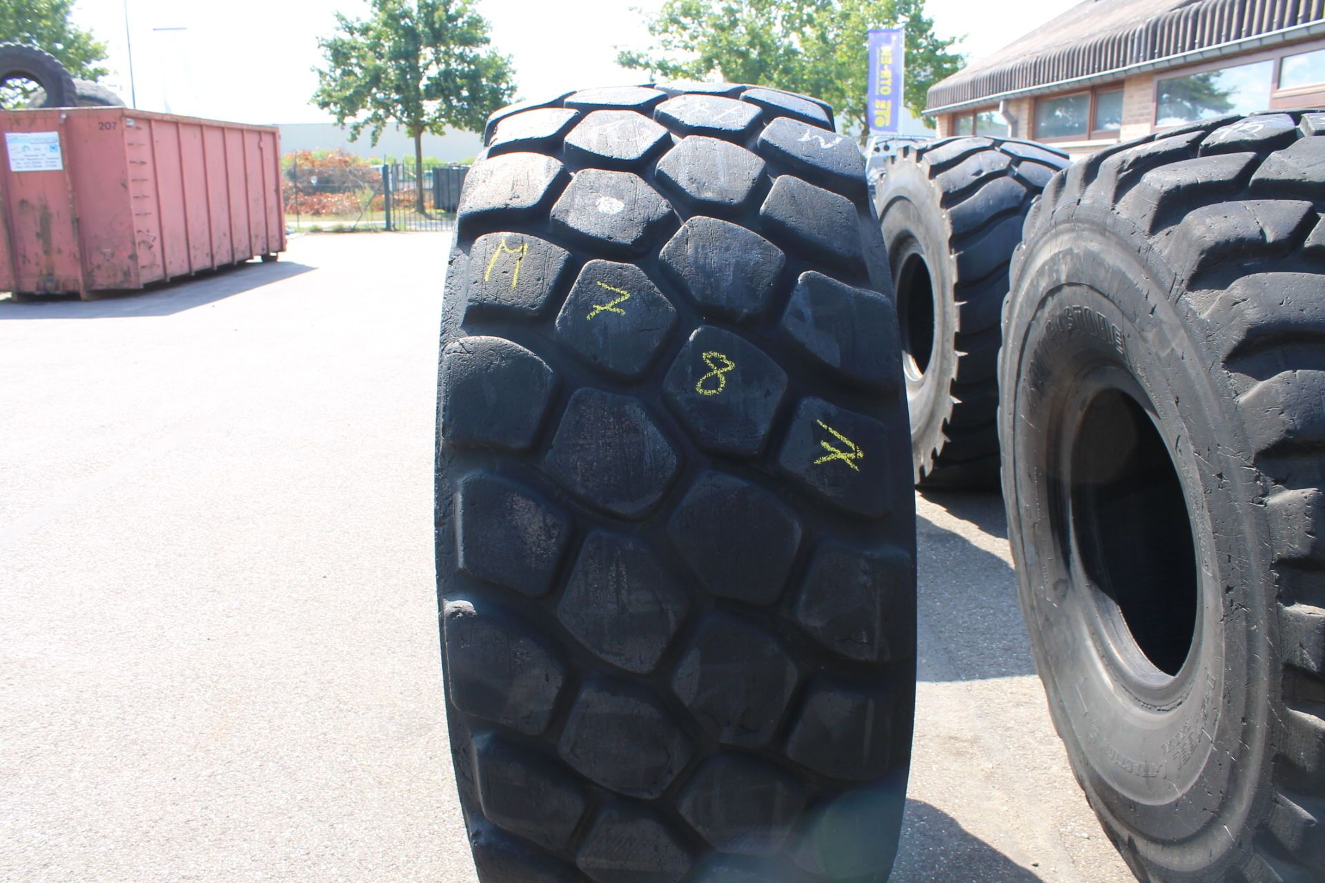 26.5R25 Michelin XADN