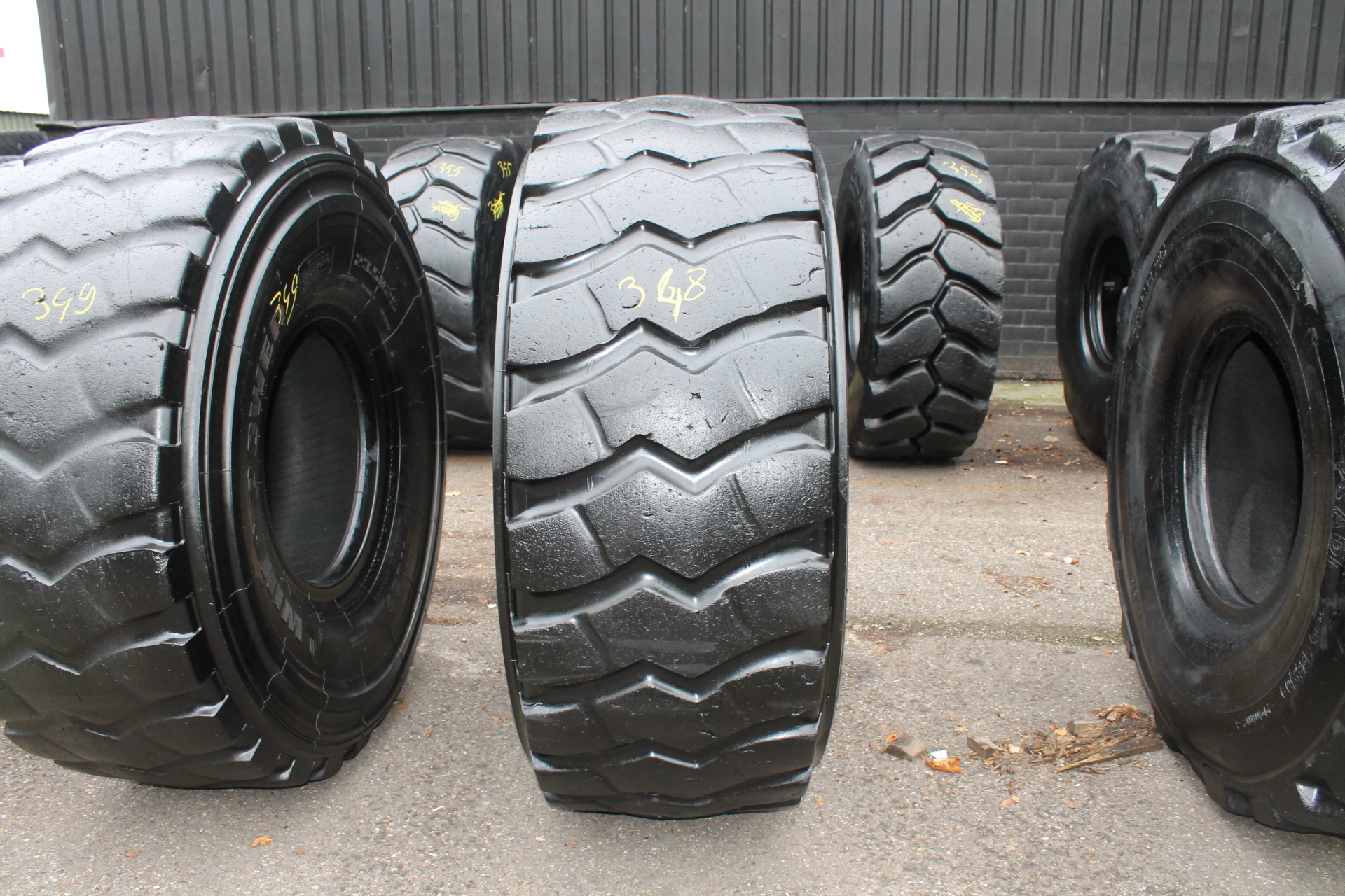 23.5R25 Wind Power WL 37